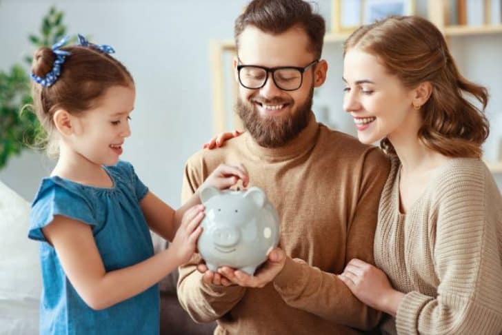Budgeting Advice For Beginners: 8 Best Steps To Manage Your Money