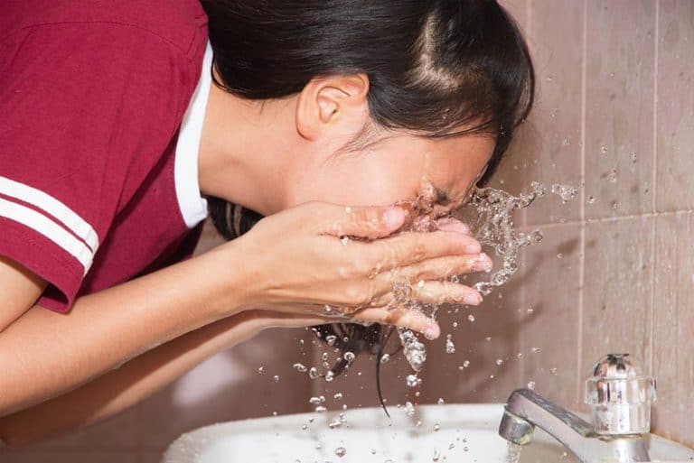 Best Face Wash For Teenagers And Tweens Of 2022 (Detailed Guide)